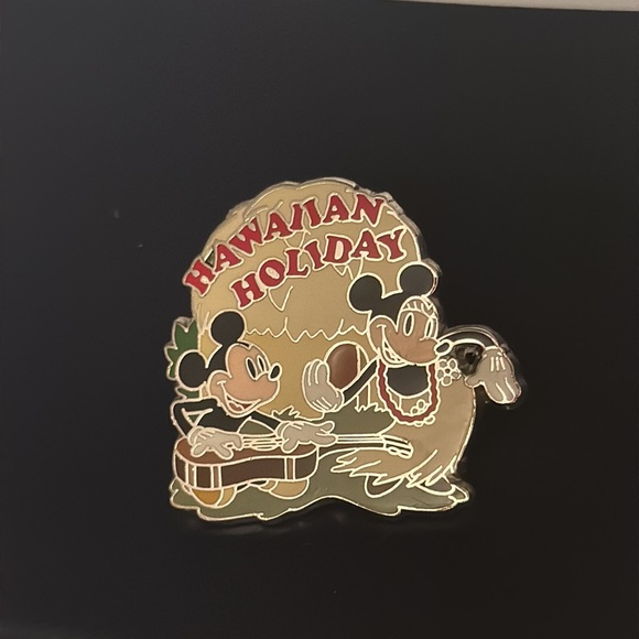 Disney | Accessories | Hawaiian Holiday Minnie Mouse Is Doing The Hula ...
